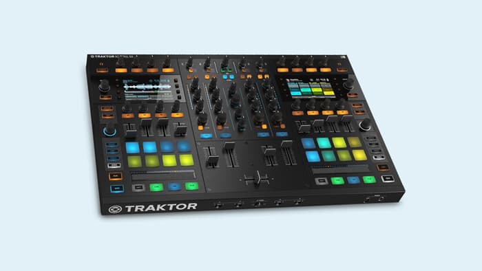 8 Tools for DJs That Are Redefining How DJs Play Live | LANDR Blog